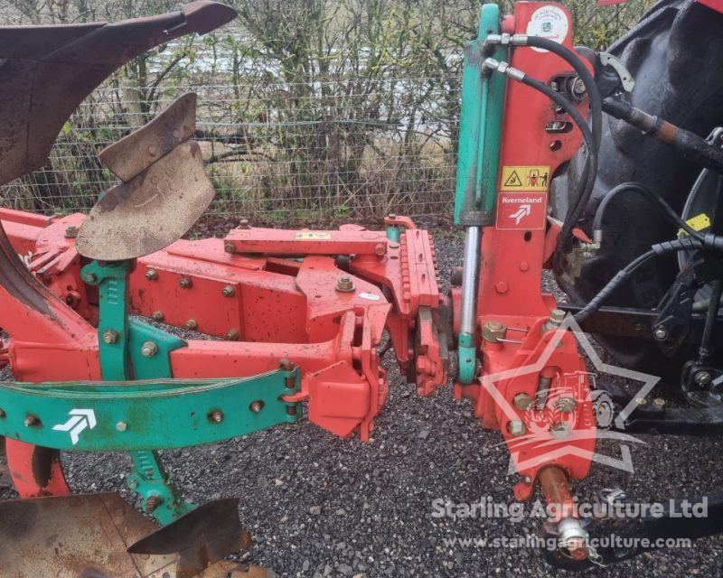 Kverneland PW100 Plough