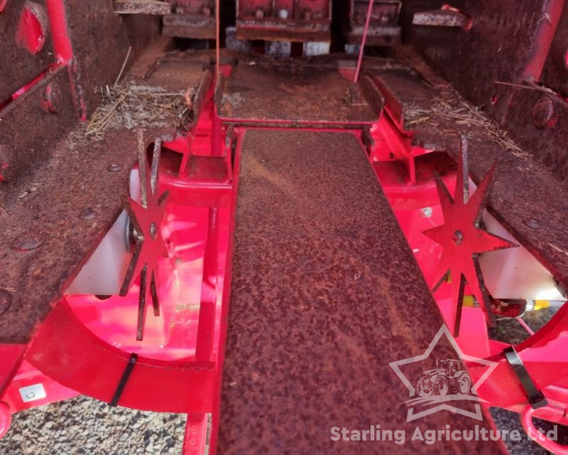 Massey Ferguson 1839 Inline Conventional Baler